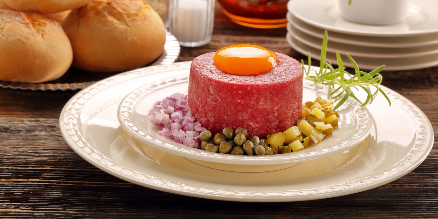 Tatarski biftek recept - Kako pripraviti popoln tatarski biftek doma